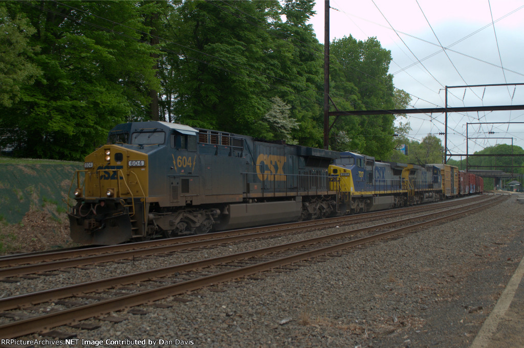 CSX AC60CW 604 leads Q438